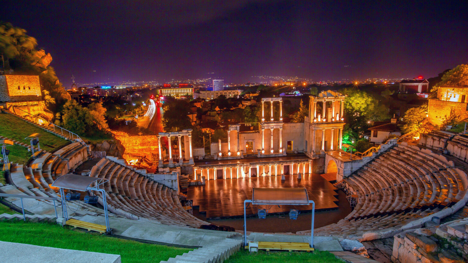 MICHAEL BOLTON – PLOVDIV ROMAN THEATRE – Old Radio